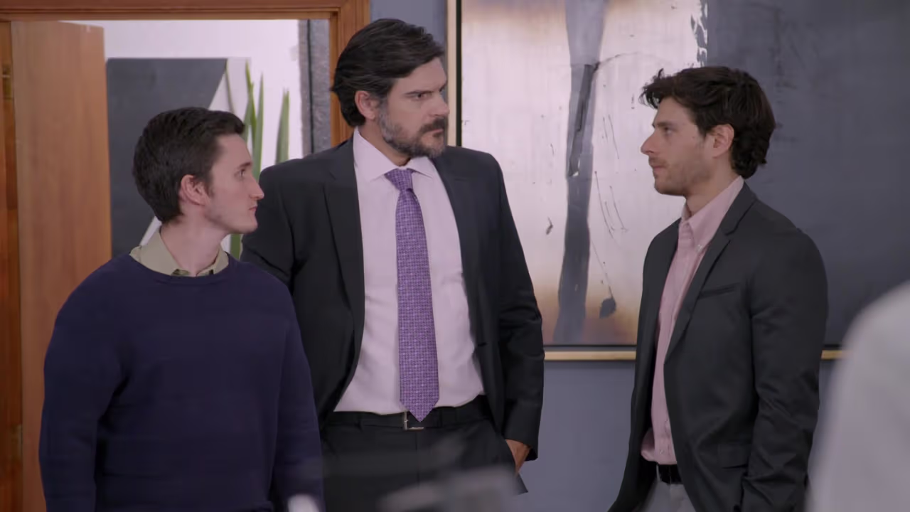 La Rosa de Guadalupe: Michel y Alberto hacen un pacto de palabra, el ...