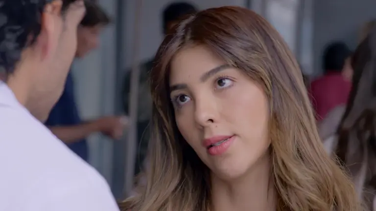 La Rosa de Guadalupe: Raquel condiciona a Leonardo para no interrumpir ...