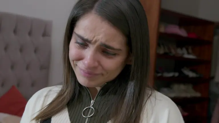 La Rosa de Guadalupe: Ximena se disculpa con su padre por romper la ...