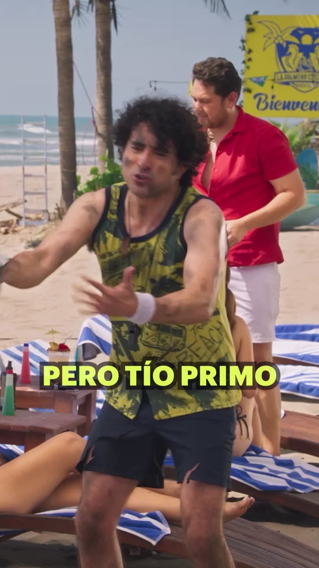Susy le da una ayudadita a Julián para ser pordiosero profesional ...