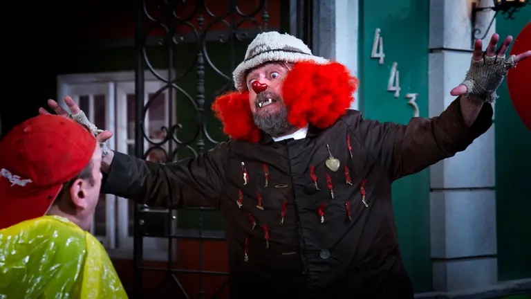 Vecinos: La historia del payaso Jorjais | Shows Vecinos | Las Estrellas