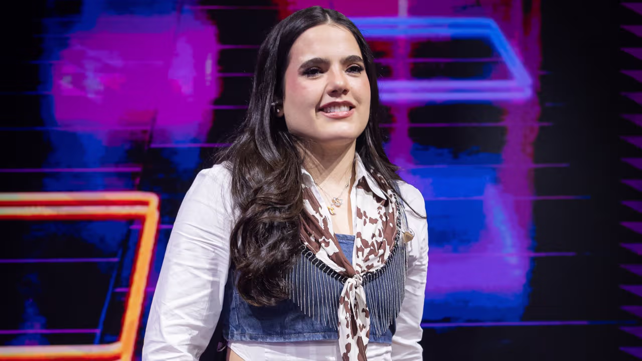 ¿Camila Fernández imita a su abuelo Vicente Fernández? Aquí la prueba ...