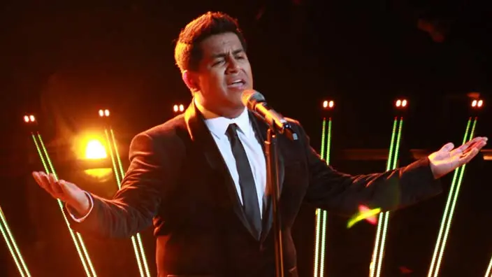 Luis Adrián cambia de género musical en la gran final | Shows La Voz ...