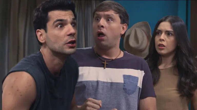 Valentín le grita a Pascual que está celoso | Novelas A Mar | Las Estrellas