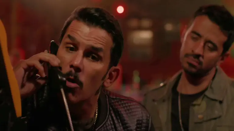 Este miércoles: ¡El Alacrán amenaza al Chino! | Shows Amar a muerte | Las Estrellas