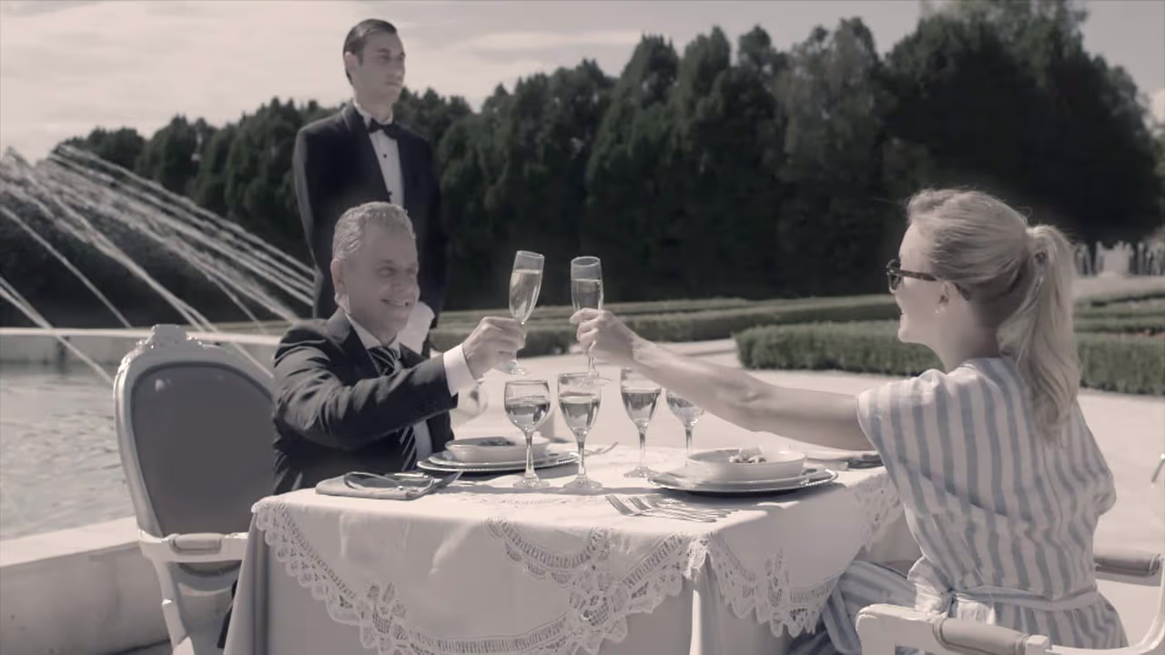 ¡La romántica cita de León y Lucía! | Shows Amar a muerte | Las Estrellas
