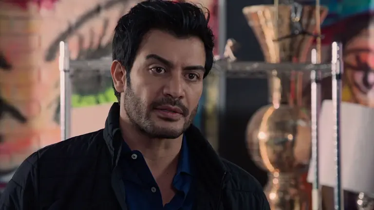 Bruno defiende a Hugo de Kevin en 'Amor Dividido' | Shows Amor dividido | Las Estrellas