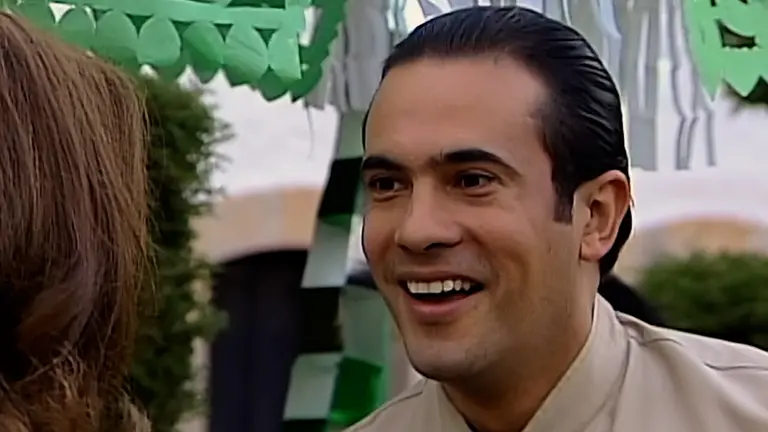 Adrián y Aurora esperan un hijo | Shows Esmeralda | Las Estrellas