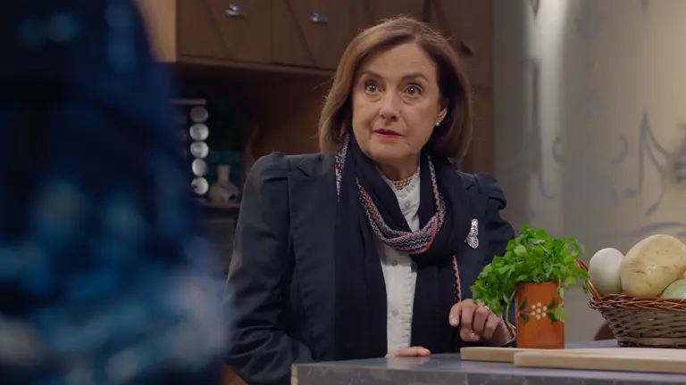 Martina corre sin piedad a Imelda de la casa | Shows Eternamente Amándonos | Las Estrellas