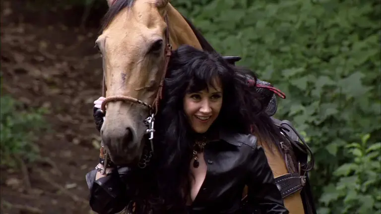 ¡Ruth intenta seducir a Juan! | Shows Fuego en la sangre | Las Estrellas