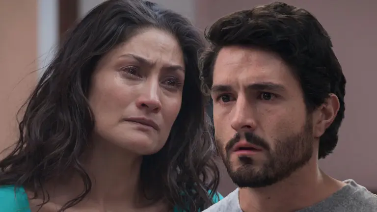 Estrella le confirma a Darío que es una prófuga y se llama Frida | Novelas Fugitivas | Las Estrellas