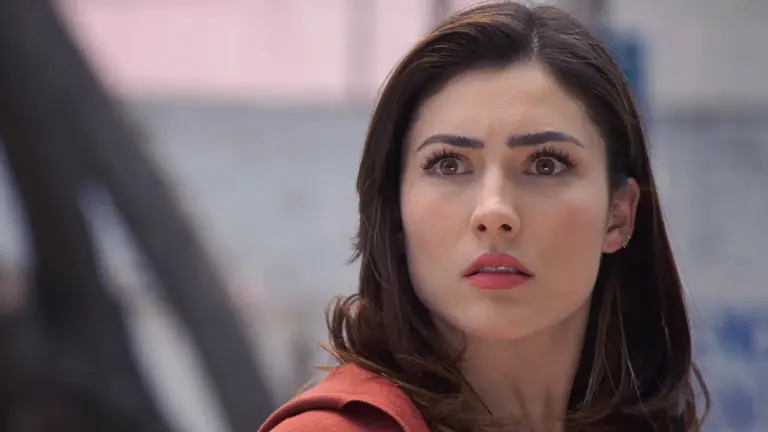 Fugitivas: capítulo completo 57 - Lorena Martínez | Novelas Fugitivas | Las Estrellas