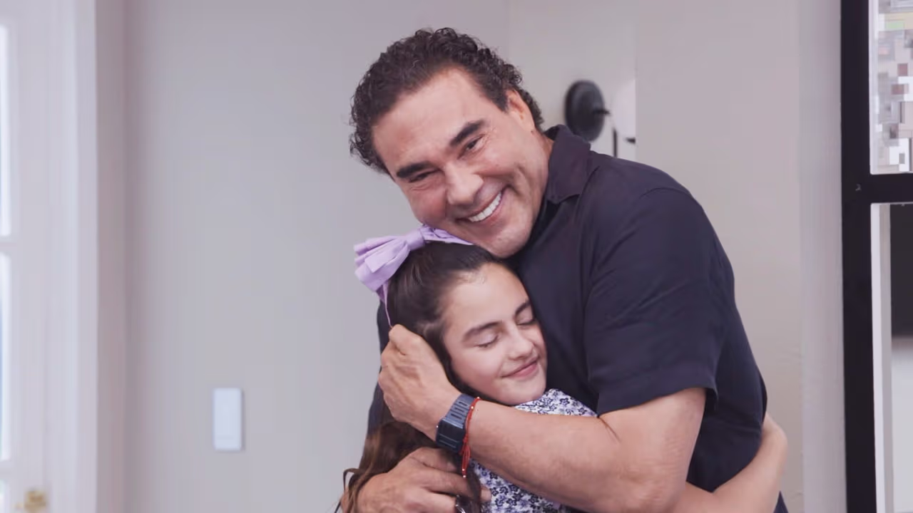 Nacho regresa a su casa para rescatar su relación con Lupita | Shows ...