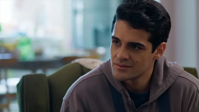 Daniel duda de las intenciones de Alex | Novelas Juegos de Amor y Poder | Las Estrellas