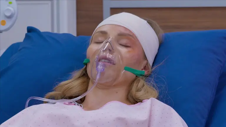 Este jueves: Paula se debatirá entre la vida y la muerte | Novelas La Historia de Juana | Las ...