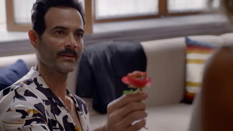 ¡René le pide matrimonio a Andrea! | Shows La Mexicana y el Güero | Las ...