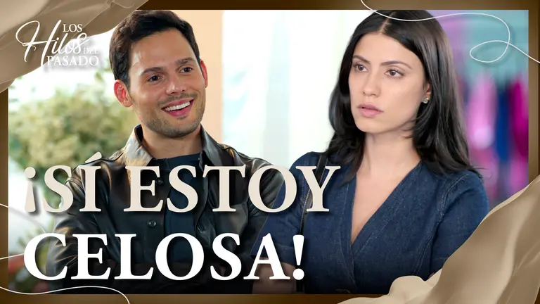 Cristina le hace una escena de celos a Carlos | Novelas Los Hilos del Pasado | Las Estrellas