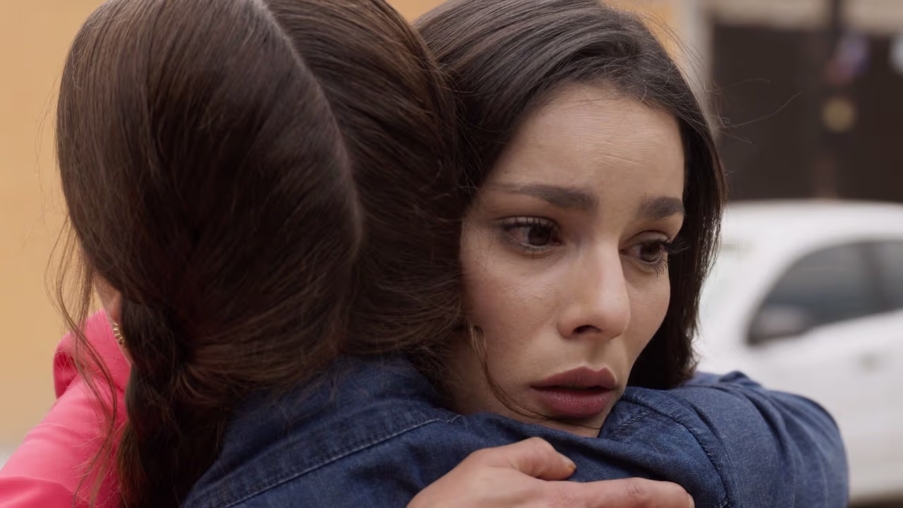 Elsa ya sabe que Nora es su media hermana | Shows Perdona Nuestros ...