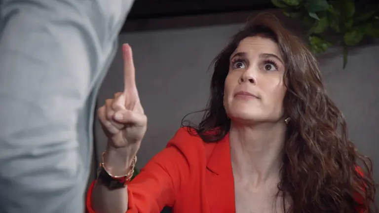 Regina le impone 3 condiciones a Patricio para evitar prisión | Shows ¿Qué le pasa a mi familia ...