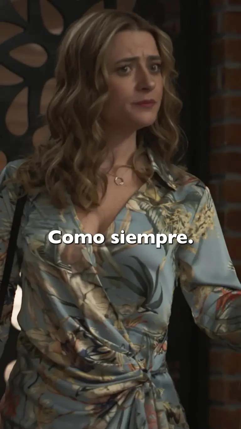 Emma huele las negras intenciones de Miranda | Novelas Regalo de Amor ...