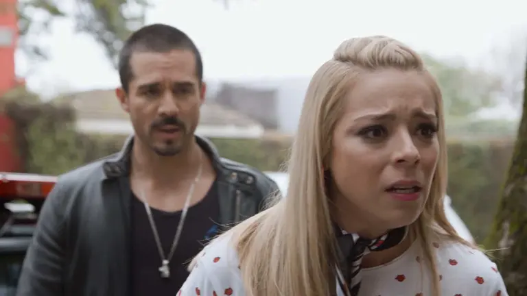 Julia cachetea a Brenda | Shows Ringo | Las Estrellas