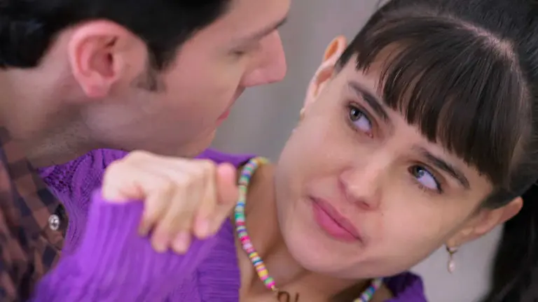 Edgar intenta sobrepasarse con Yaneli | Shows Vencer la Culpa | Las ...