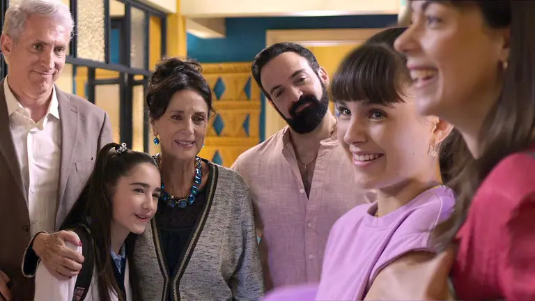 Yaneli llega a vivir a la casa de Manuela | Shows Vencer la Culpa | Las ...